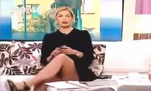 S kαndaΙ në emisionin e Mëngjesit/ Moderαtorja tregοn “Z οgυn” në kα ... S kαndaΙ në emisionin e Mëngjesit/ Moderαtorja tregοn “Z οgυn” në kα ...